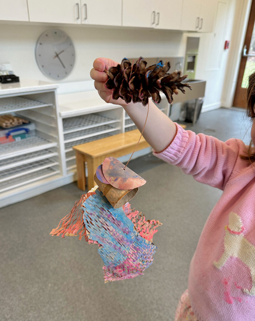 Children experiment with wire and threadable materials - ARTBAR